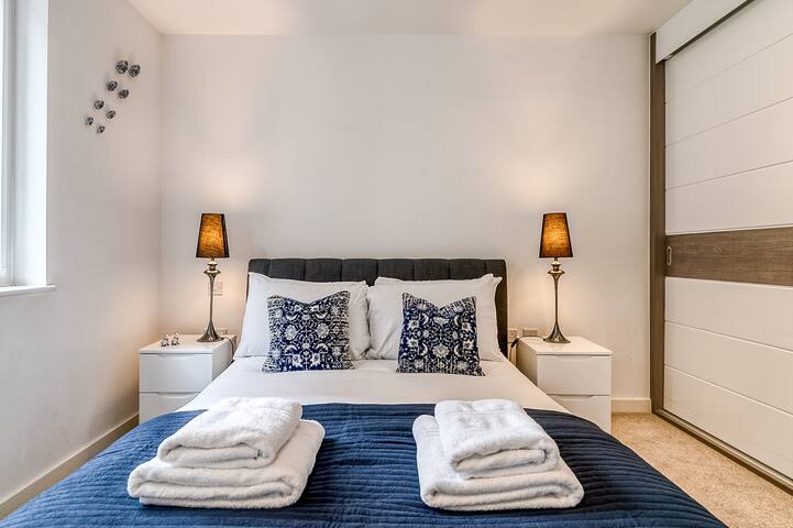 Modern Surrey Quays Flat – Luxflat Serviced Apartments